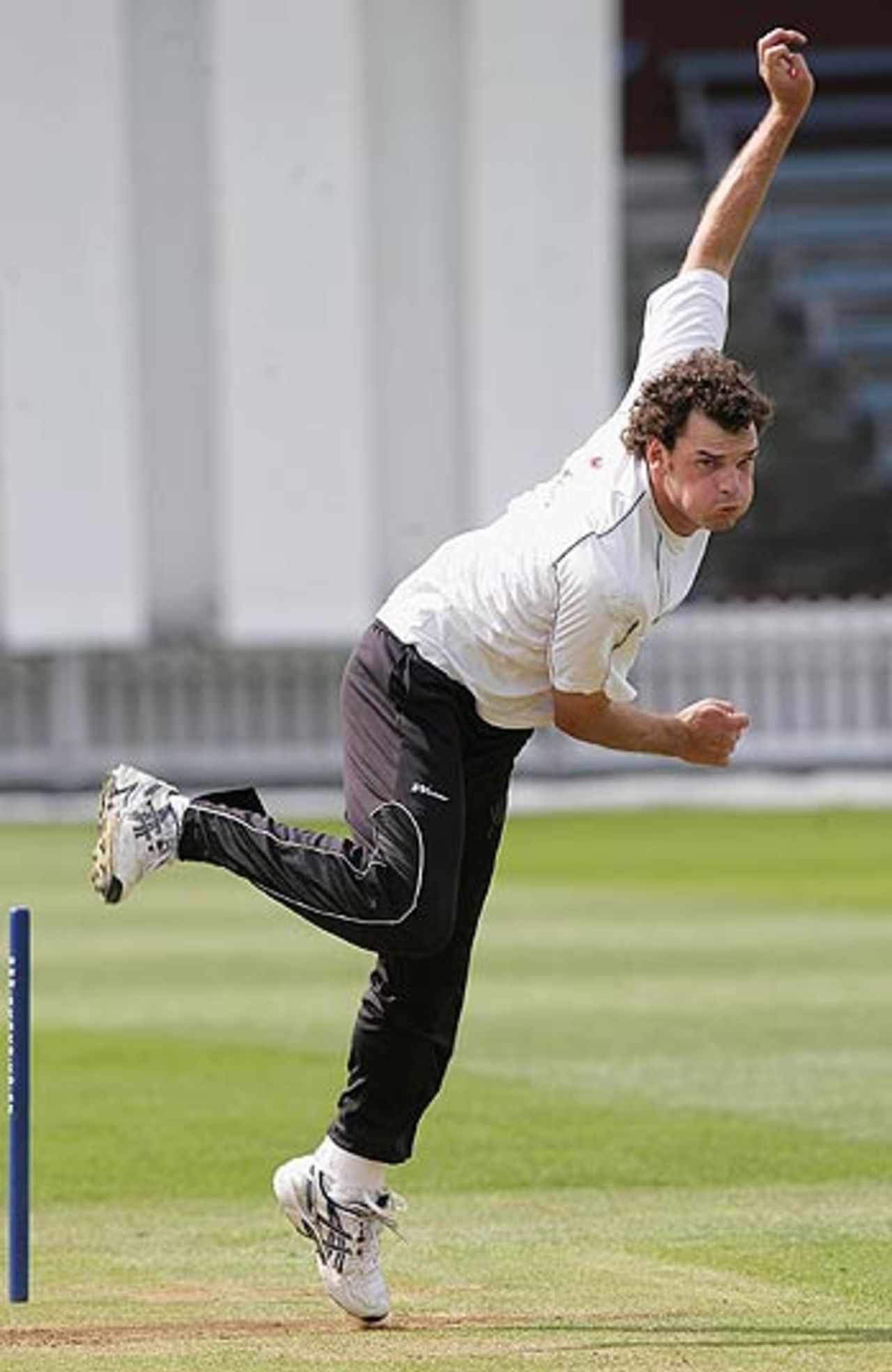 Kyle Mills in action at the Basin Reserve | ESPNcricinfo.com
