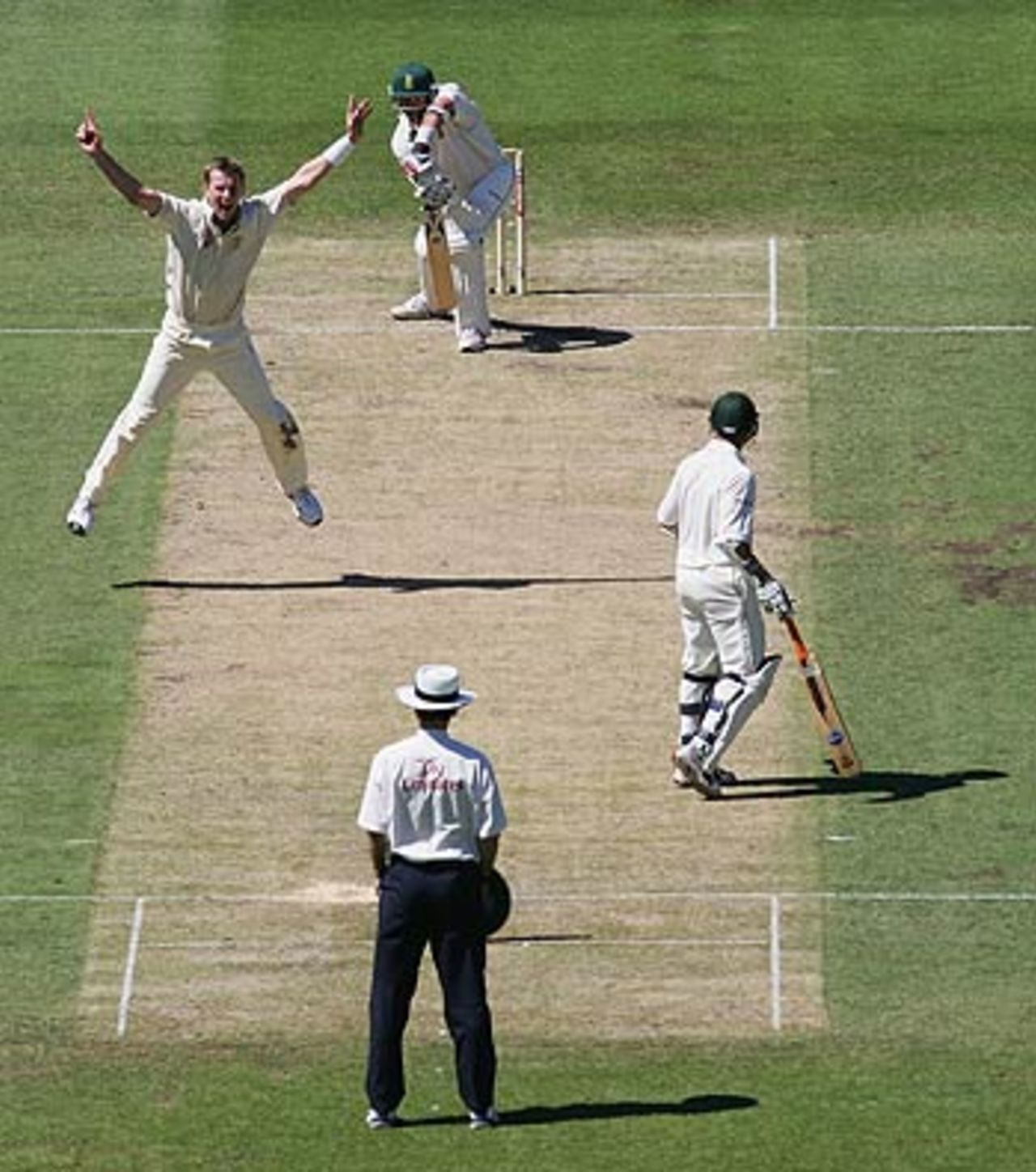 Brett Lee in an animated appeal against Jacques Kallis | ESPNcricinfo.com