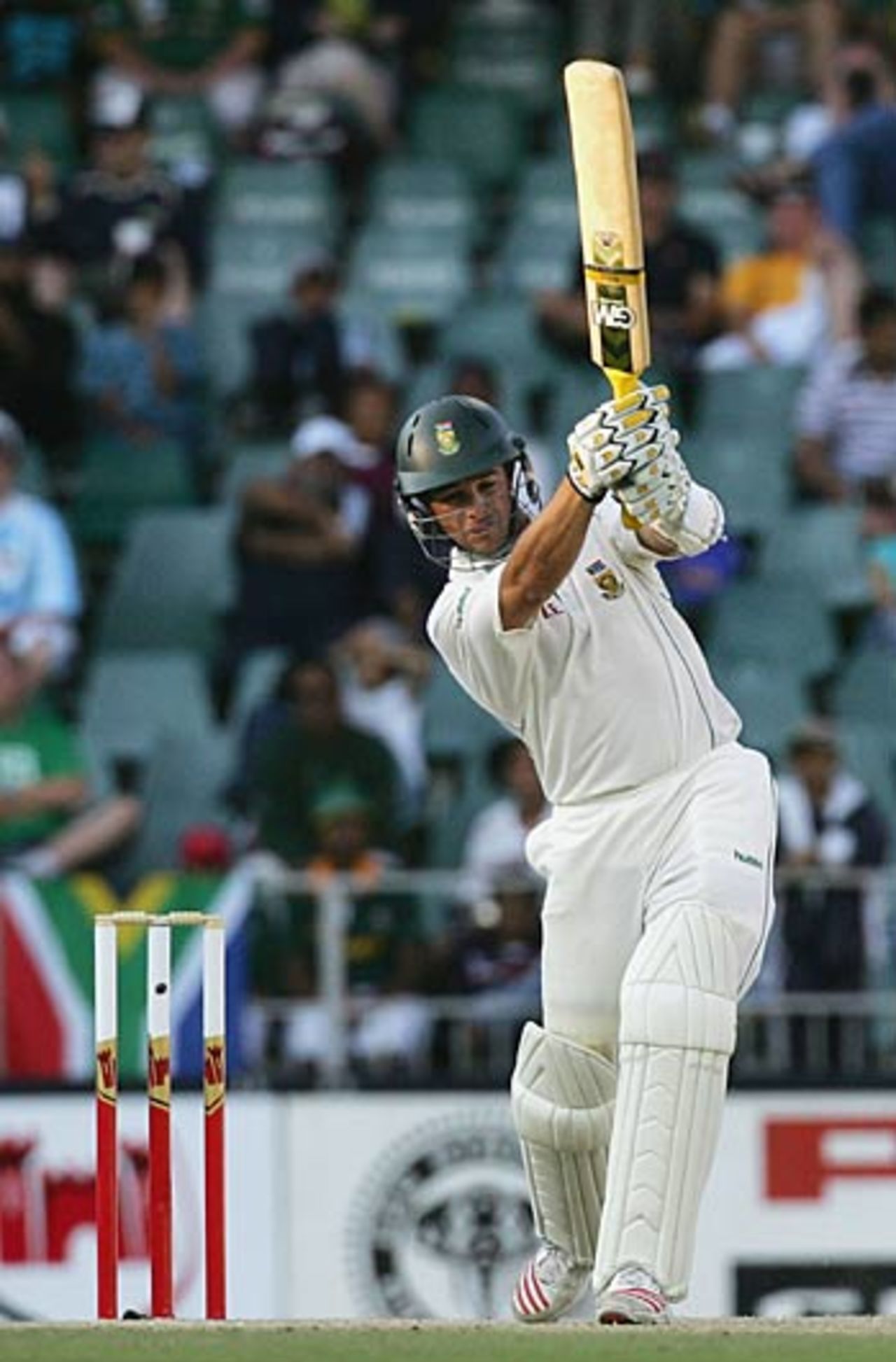 Shane Warne thanks Andrew Symonds for catching Nicky Boje ...