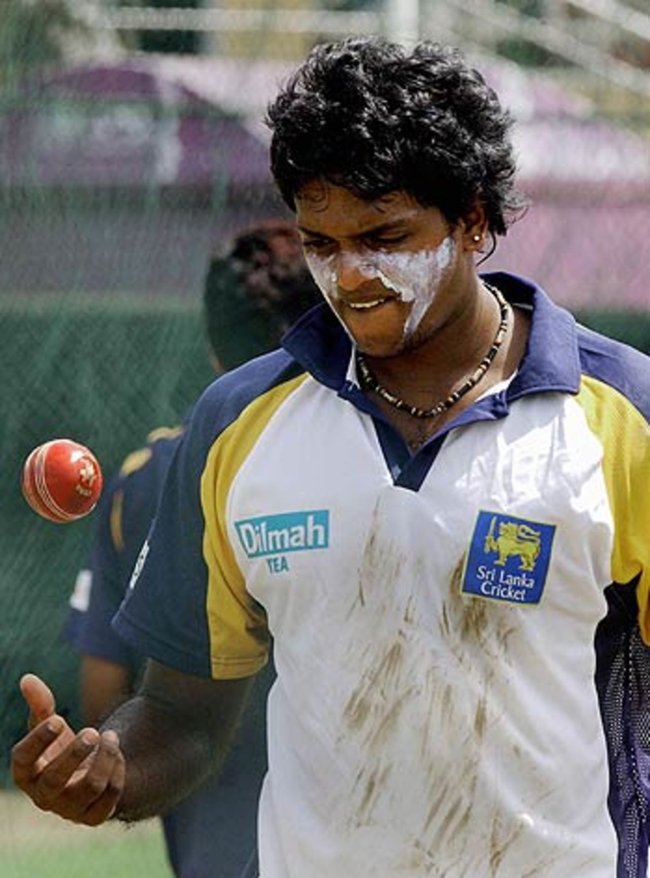 Dilhara Fernando walks back to his mark | ESPNcricinfo.com