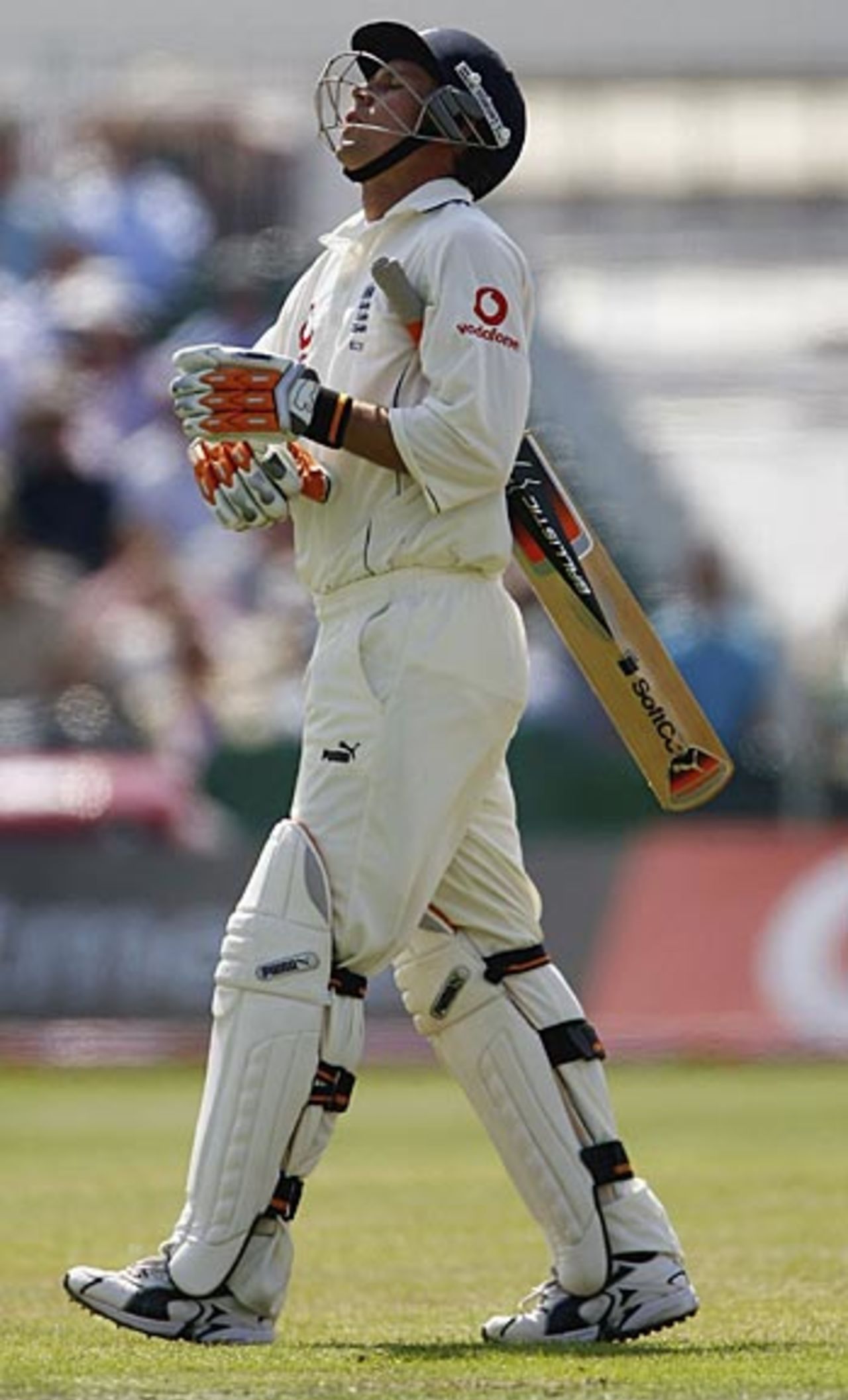 Kevin Pietersen, Marcus Trescothick, Steve Harmison (hidden) and Andrew ...