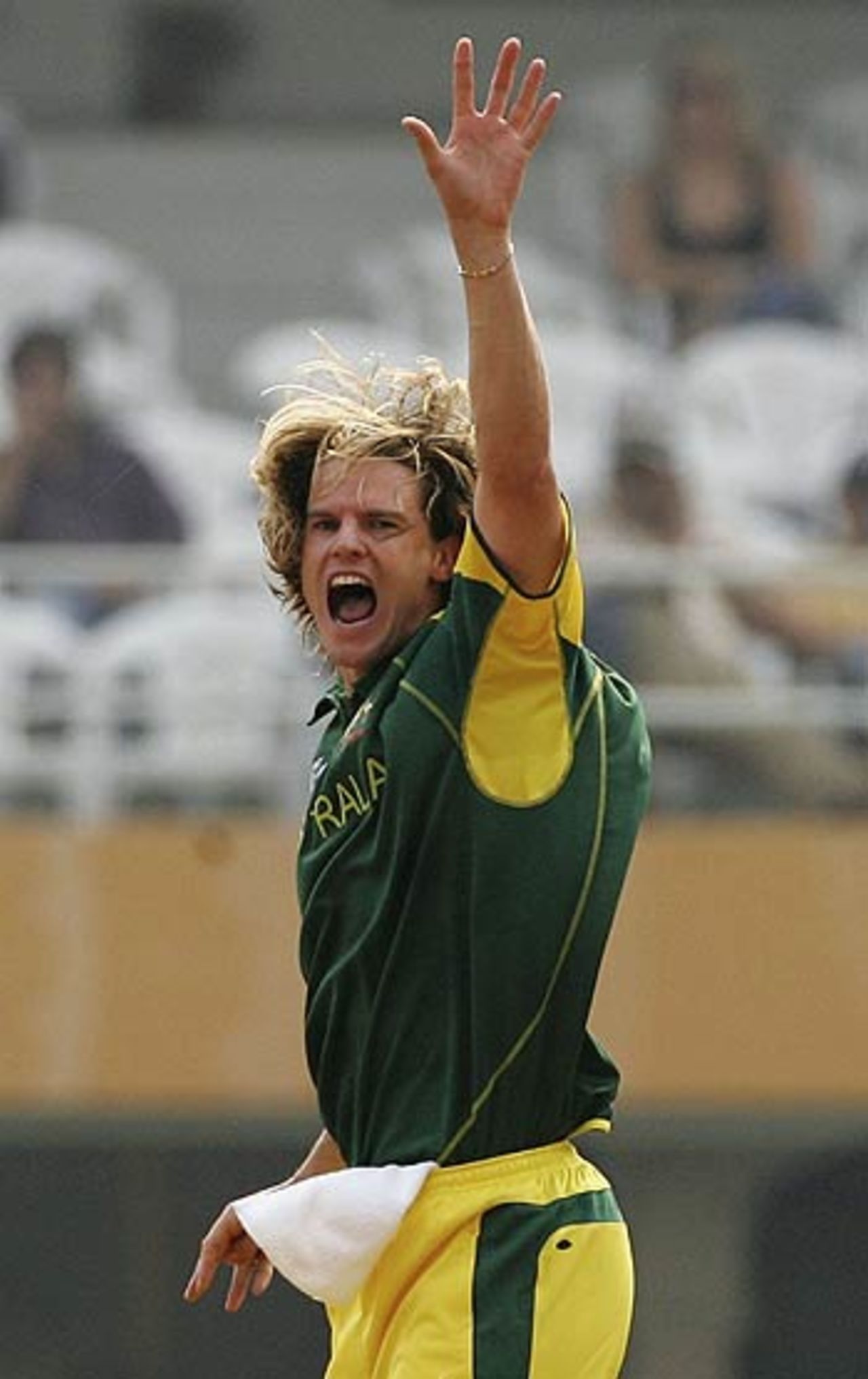 Ricky Ponting and Brian Lara shake hands after the toss | ESPNcricinfo.com