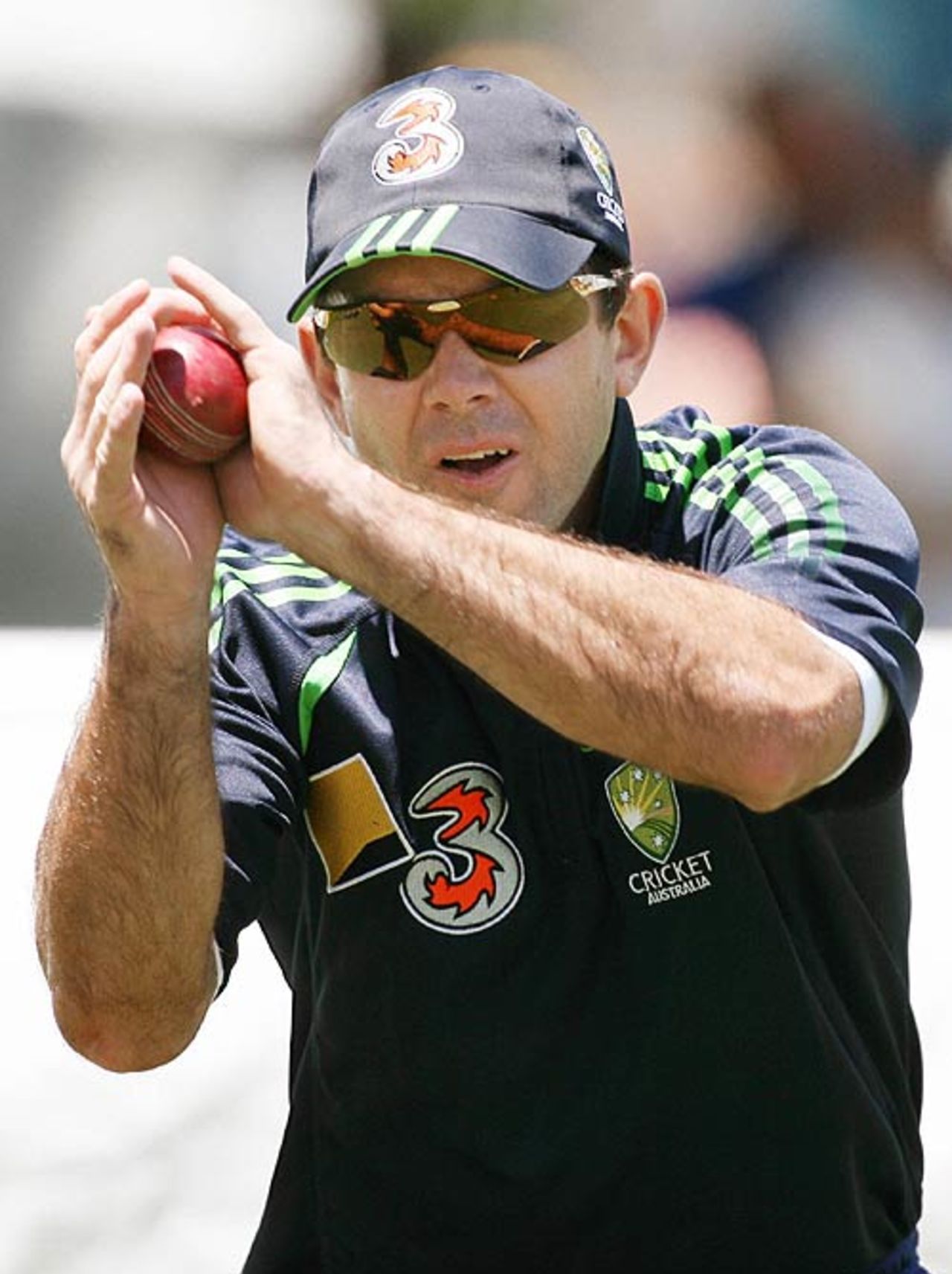 Ricky Ponting and Andrew Flintoff share a lighter moment | ESPNcricinfo.com