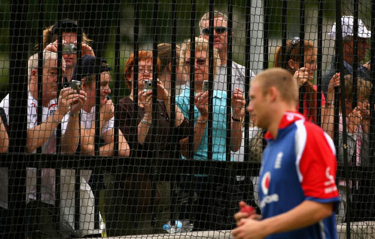 Snap happy: England fans watch as the team nets | ESPNcricinfo.com