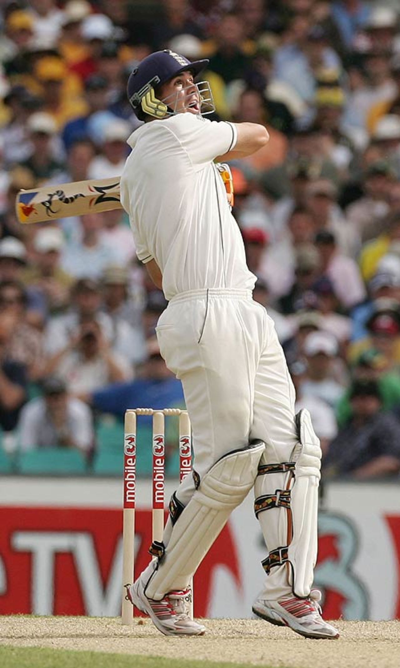 Farveez Maharoof takes a tumble | ESPNcricinfo.com