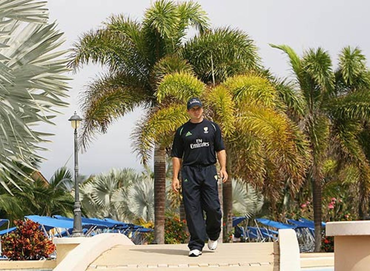 Brad Hodge wanders through the Australian team's resort | ESPNcricinfo.com