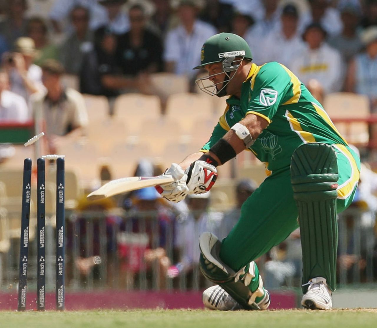 Jacques Kallis backs away and is cleaned up | ESPNcricinfo.com