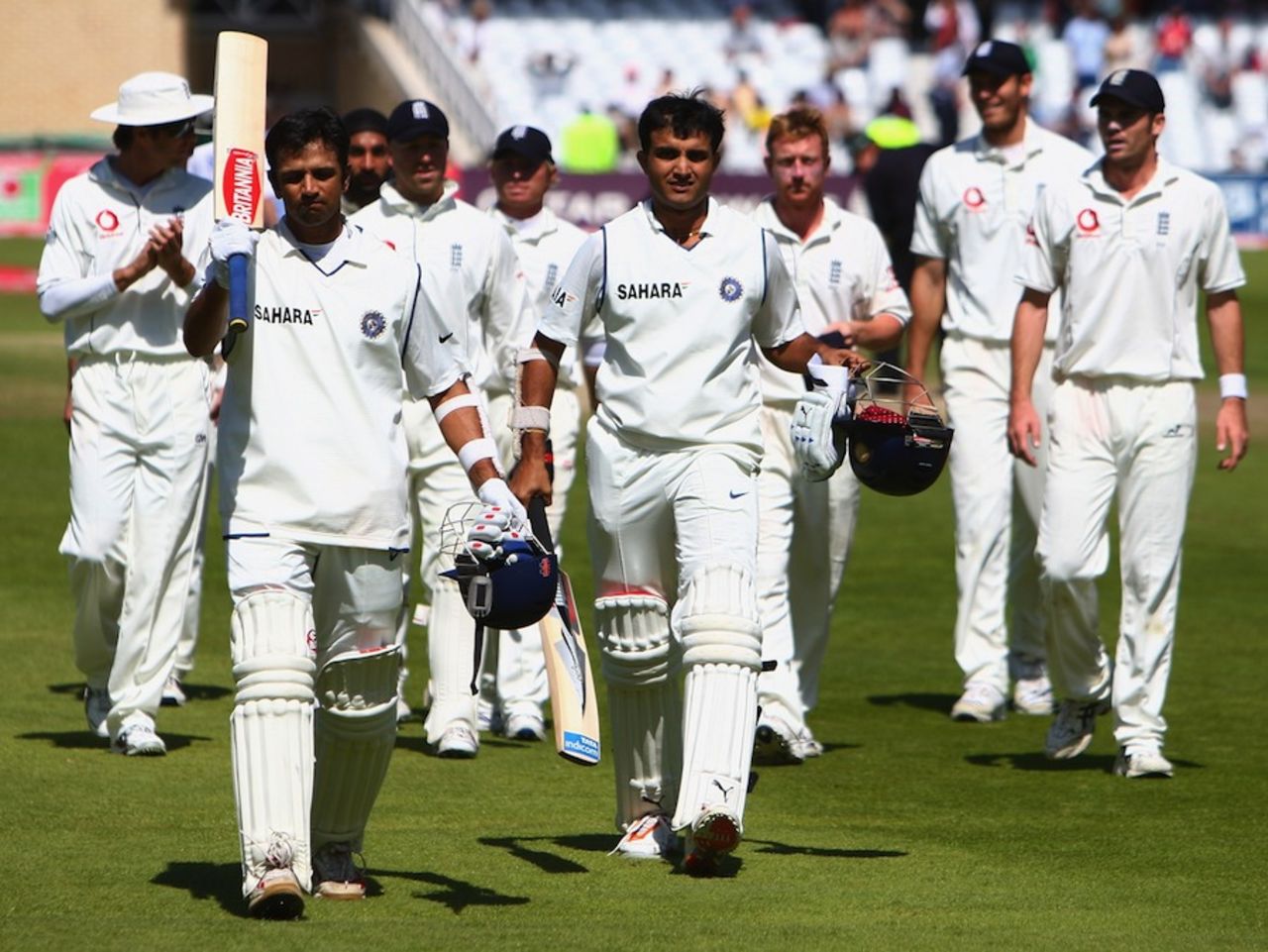 Michael Vaughan congratulates Rahul Dravid after India's victory ...