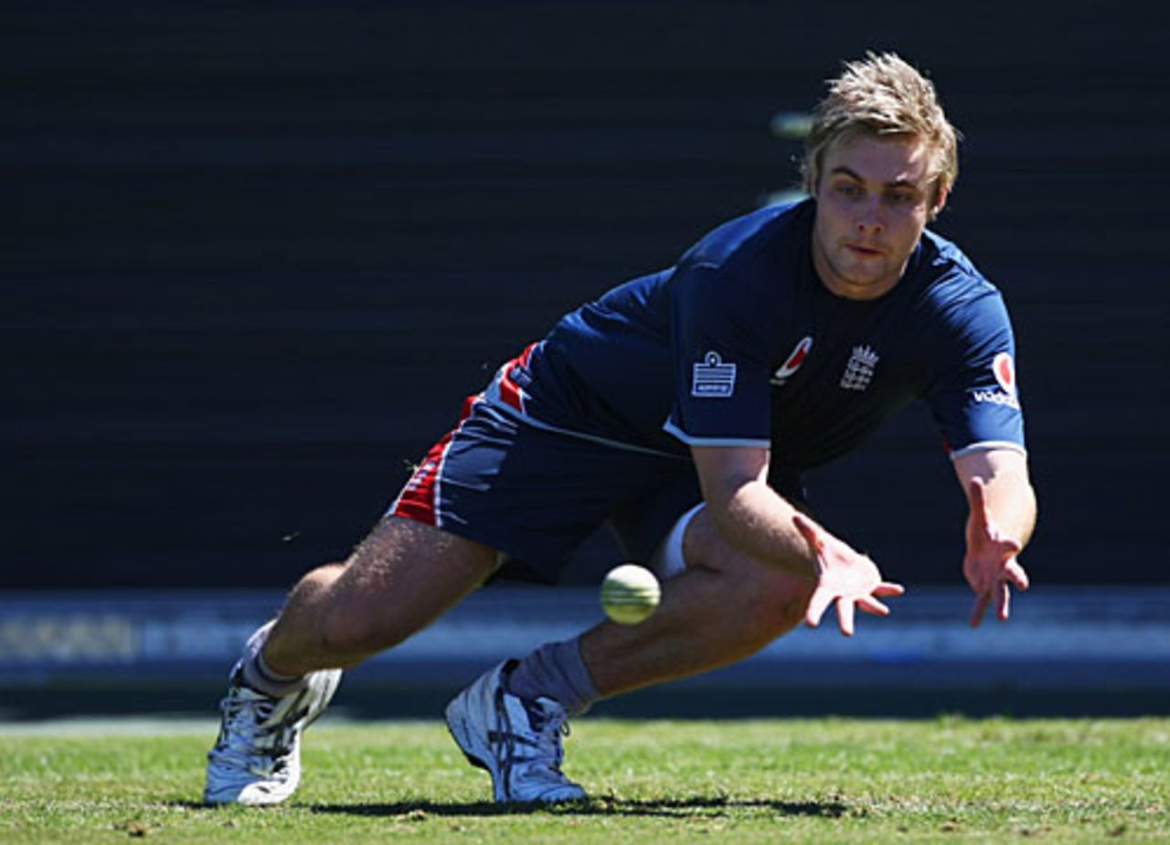 Phil Mustard dives to take a catch during practice | ESPNcricinfo.com