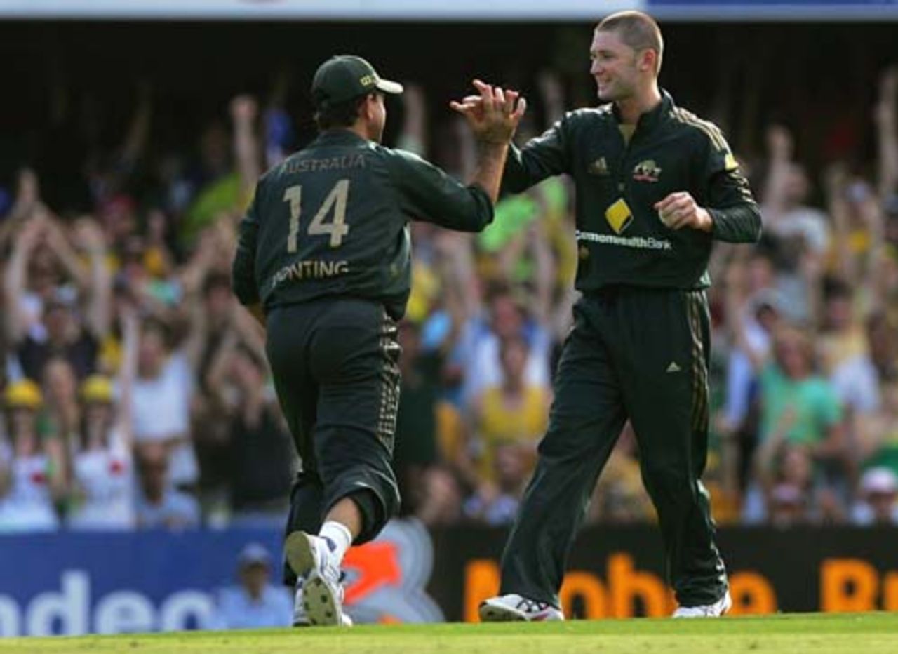 Brett Lee successfully makes an lbw appeal against Harbhajan Singh ...