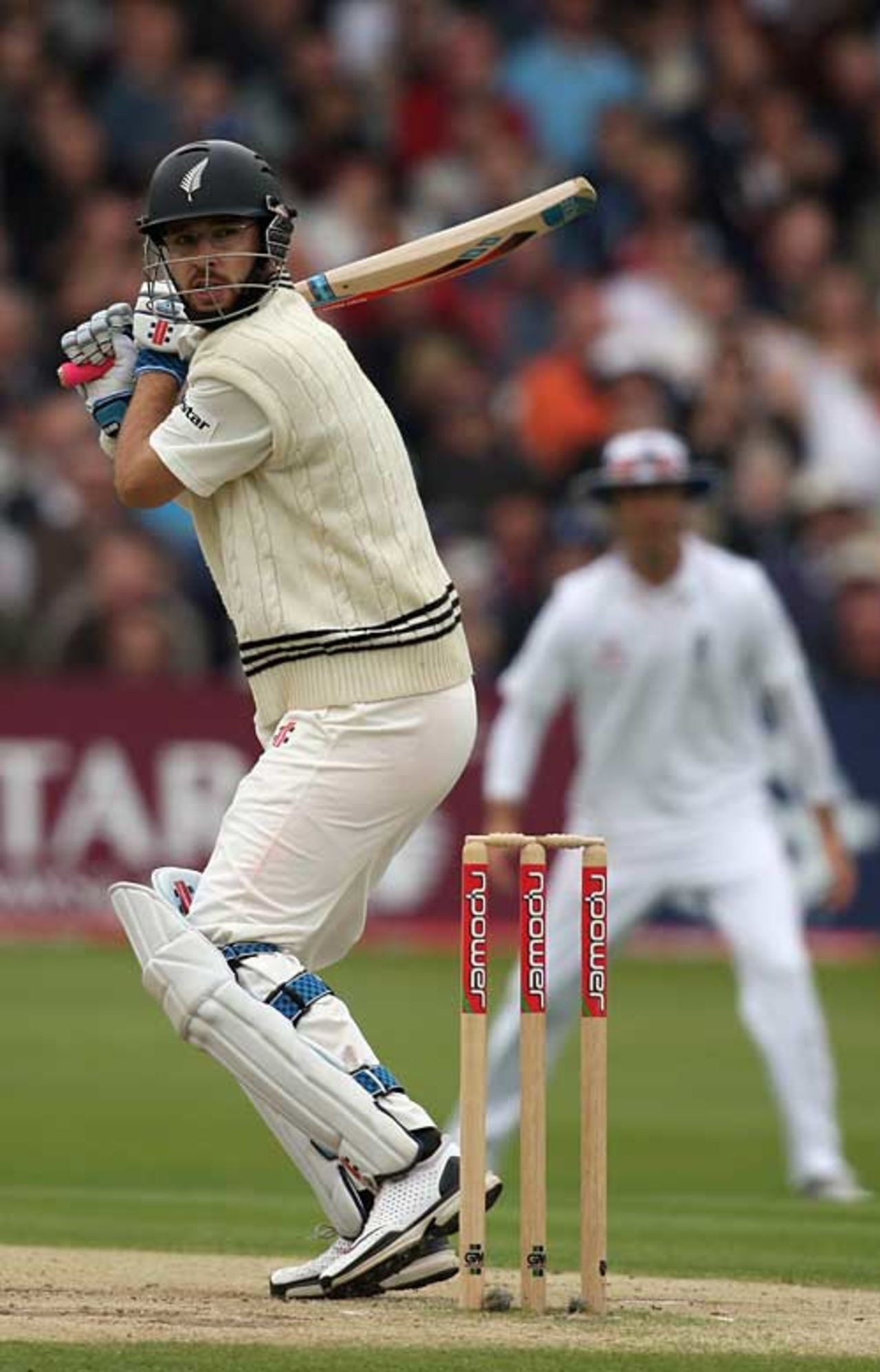 Daniel Vettori flashes and is taken at first slip | ESPNcricinfo.com