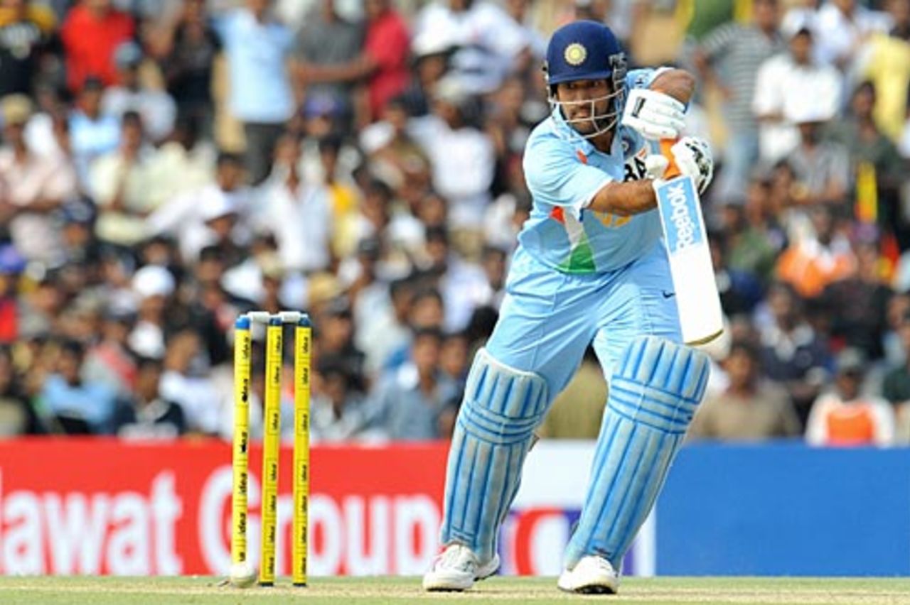 Mahendra Singh Dhoni opens the face of the bat | ESPNcricinfo.com