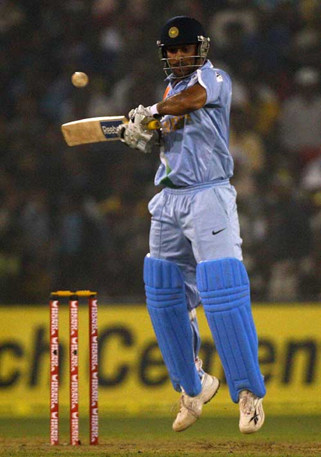 Mahendra Singh Dhoni made 50 in India's chase | ESPNcricinfo.com
