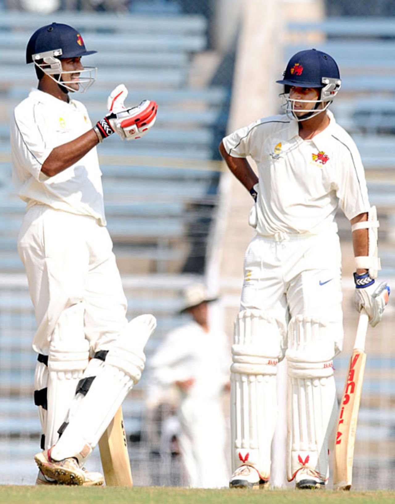 Wasim Jaffer raises the bat after reaching his century | ESPNcricinfo.com