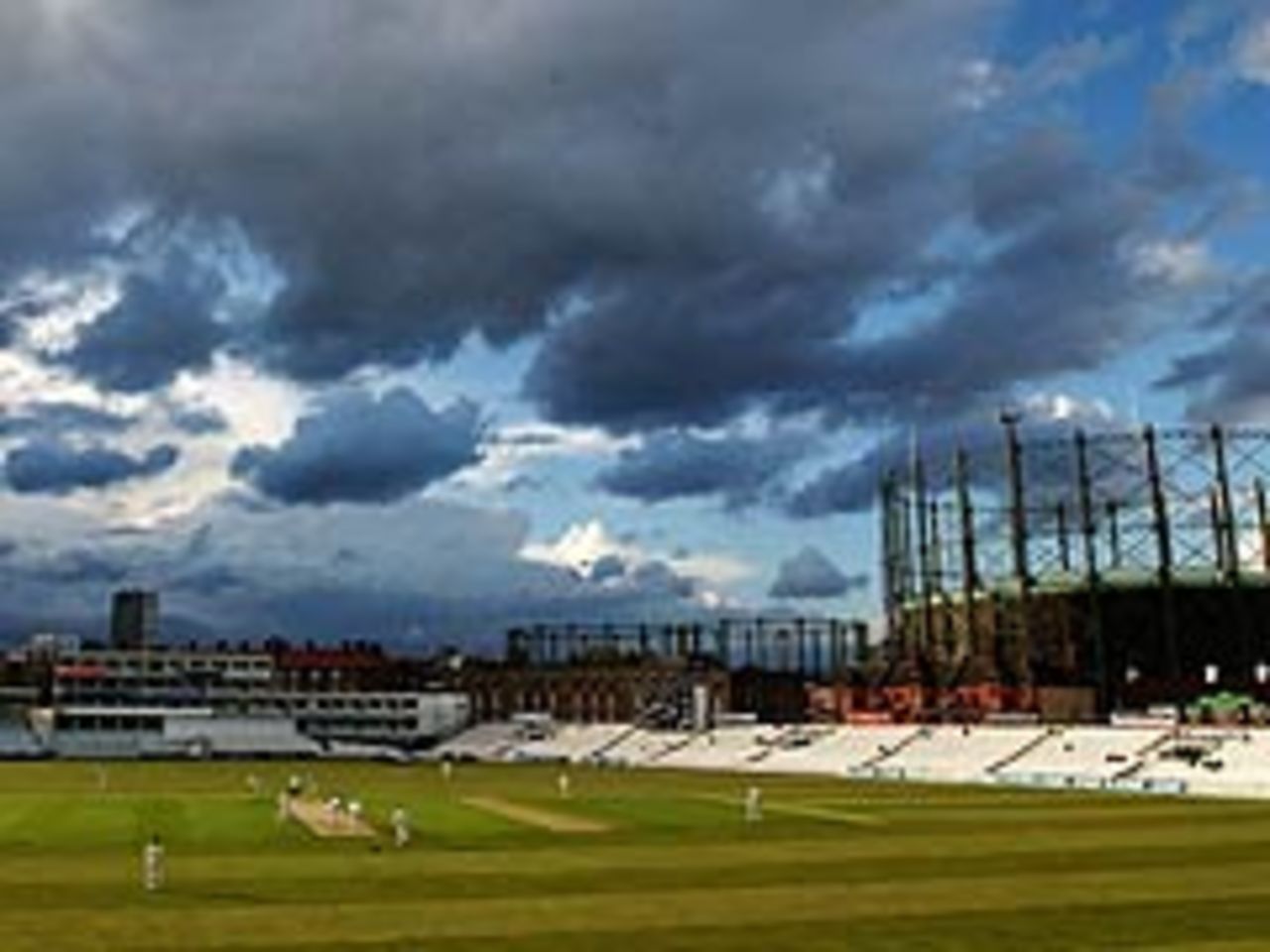 Storm clouds gather over The Oval | ESPNcricinfo.com