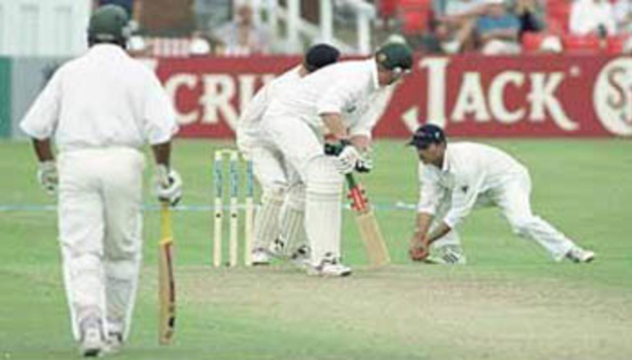 Sourav Ganguly catches out Dakin off Chris Schofield | ESPNcricinfo.com