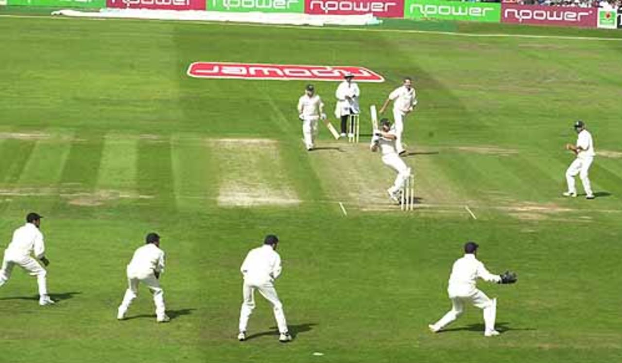 Ricky Ponting hooks Caddick for four runs into the West Terrace Stand ...