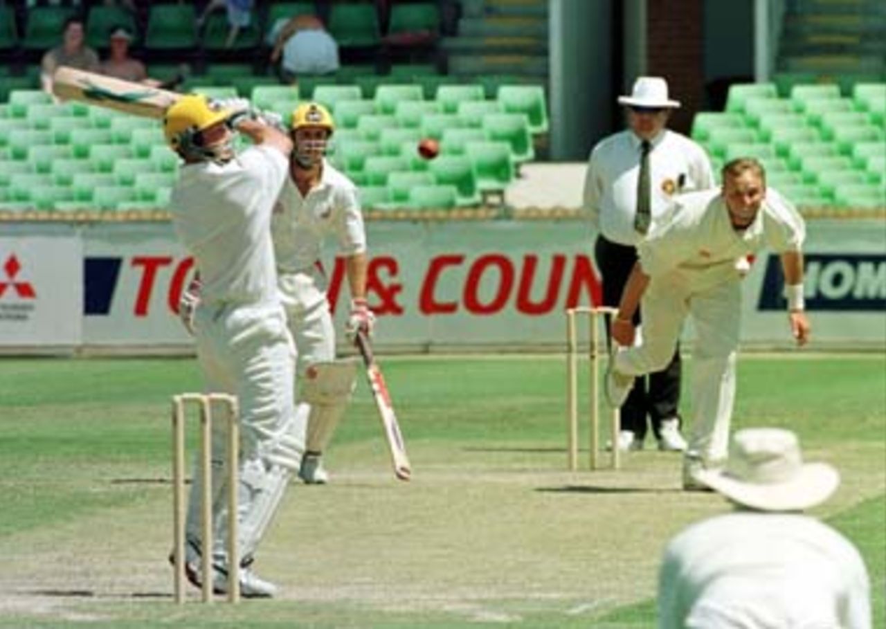 Pat Symcox appeals, 1997 | ESPNcricinfo.com