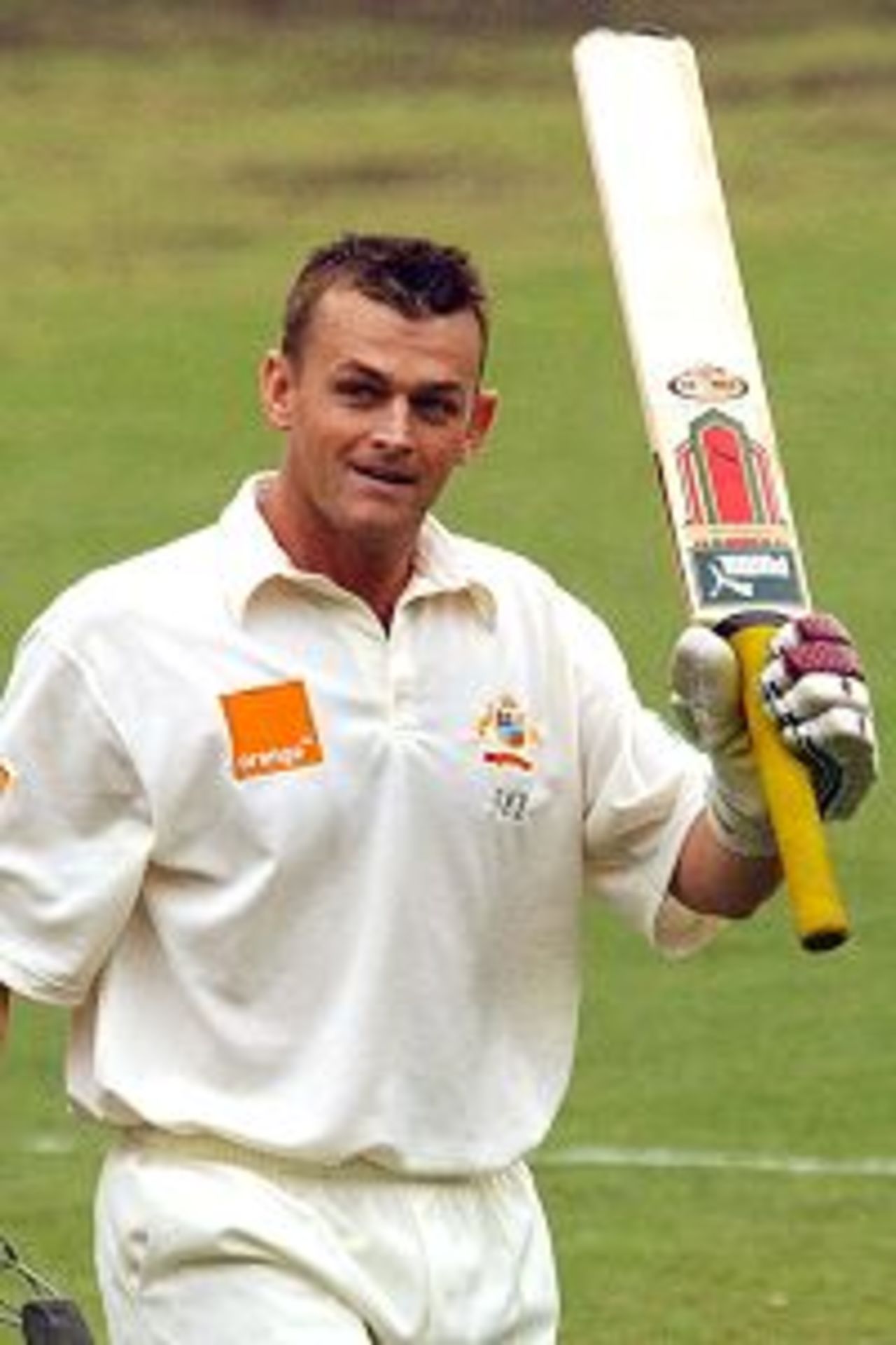 Gilchrist and Gillespie run between wickets | ESPNcricinfo.com