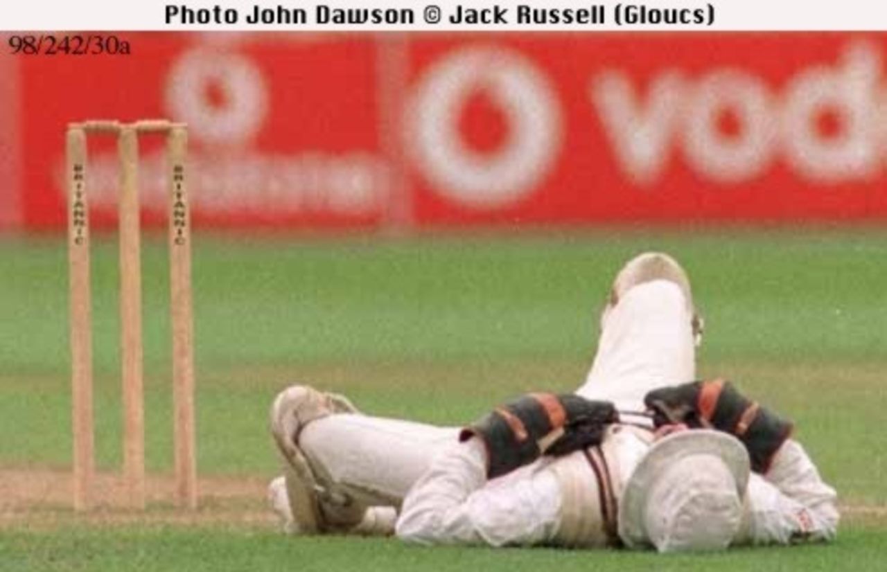 Jack Russell flat out | ESPNcricinfo.com