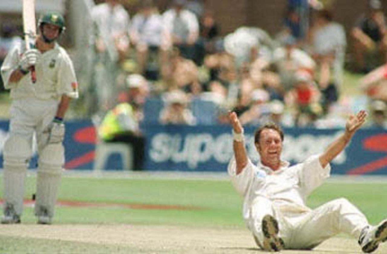 Anne Linehan on her way to a score of 20 | ESPNcricinfo.com