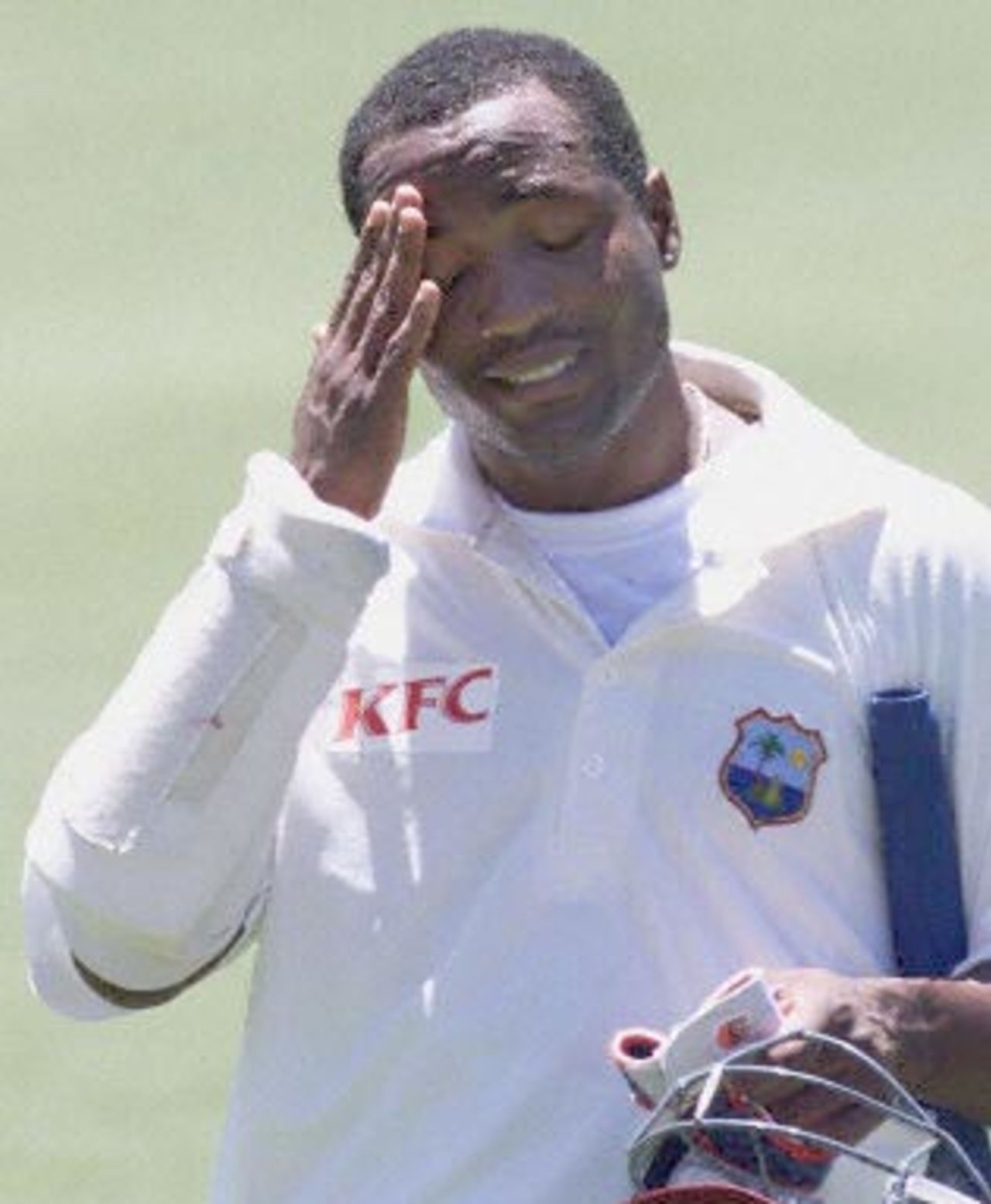 Argentina A captain Billy MacDermott with the trophy + team mates and ...