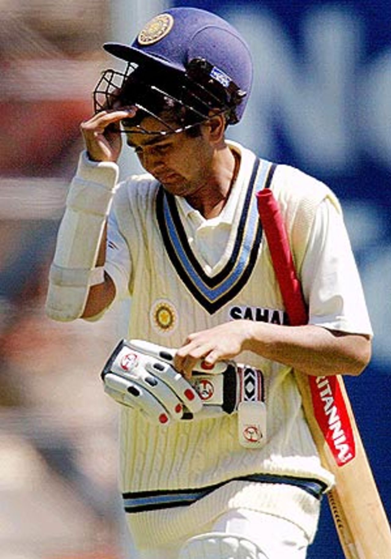 Parthiv Patel trudges off | ESPNcricinfo.com