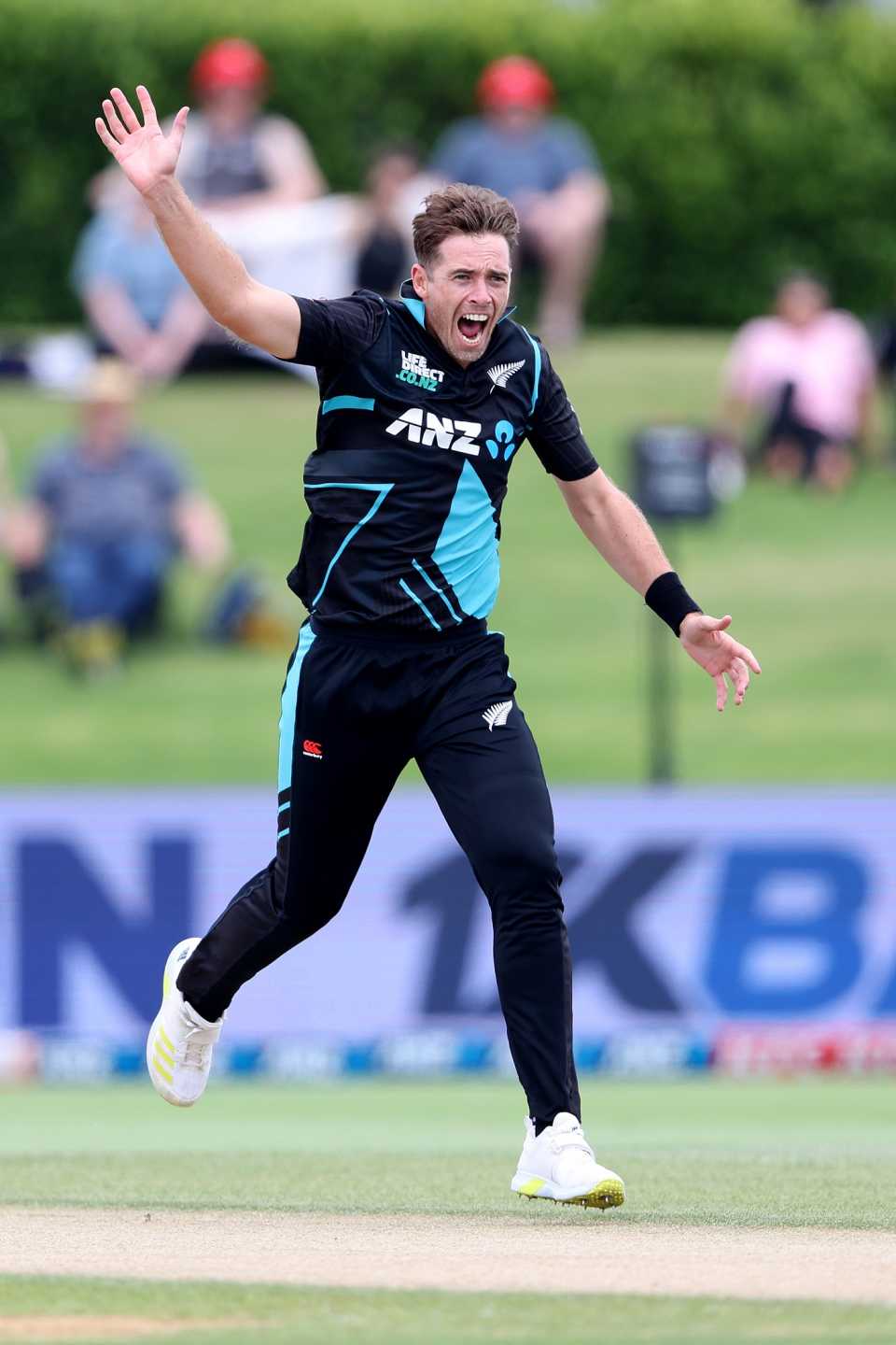 Top 5 Bowlers with Most Wickets Powerplay in T20 Cricket