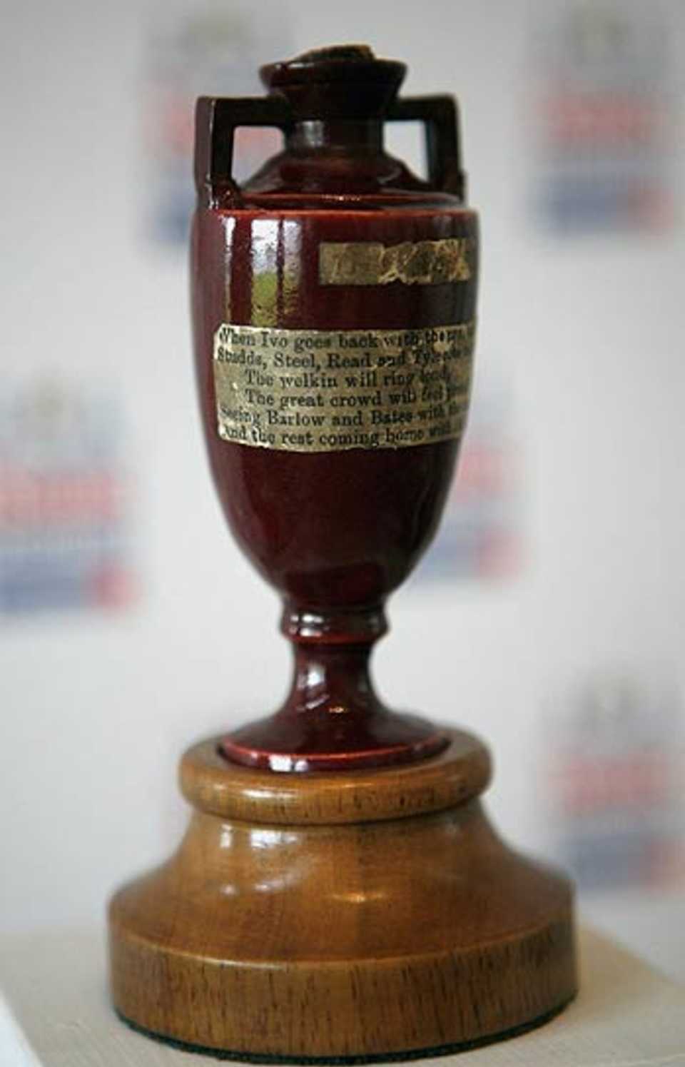 ashes trophy size