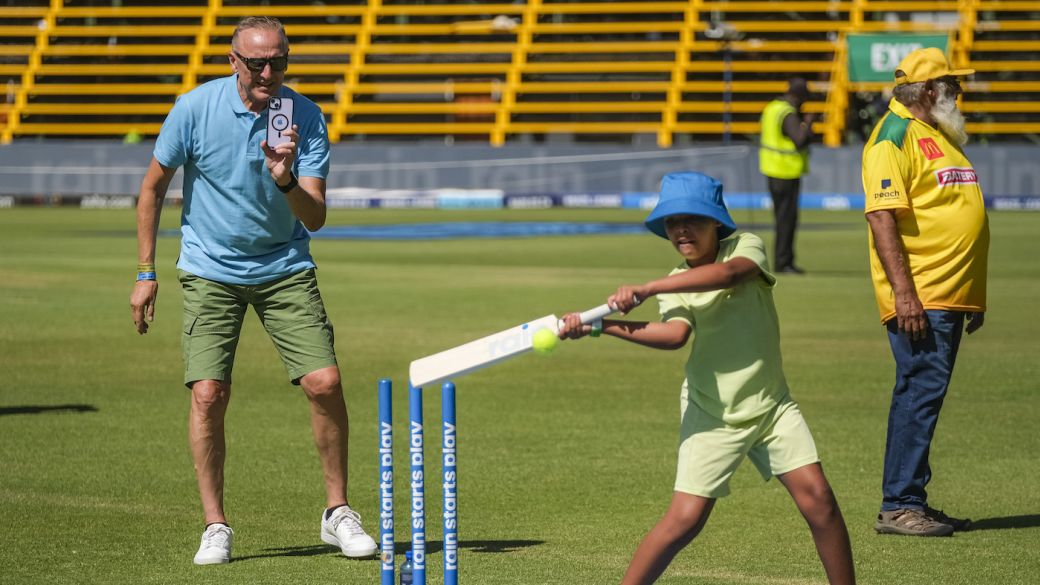 Allan Donald ODI photos and editorial news pictures from ESPNcricinfo ...