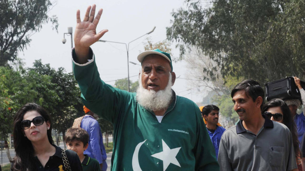 Pakistan's cheerleader Abdul Jalil, famously known as Chacha Cricket ...