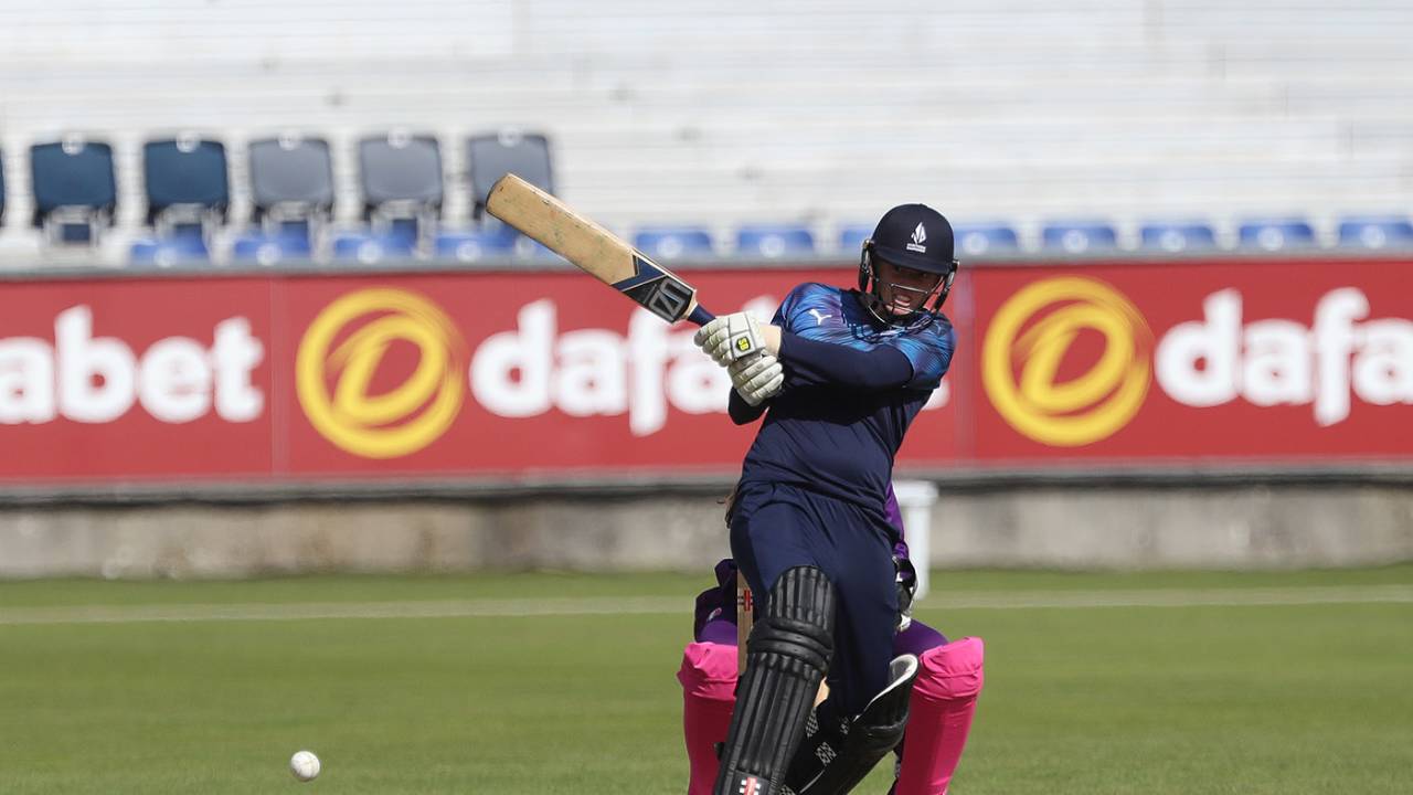 Alex MacDonald Photos | Image Gallery and Match Pictures