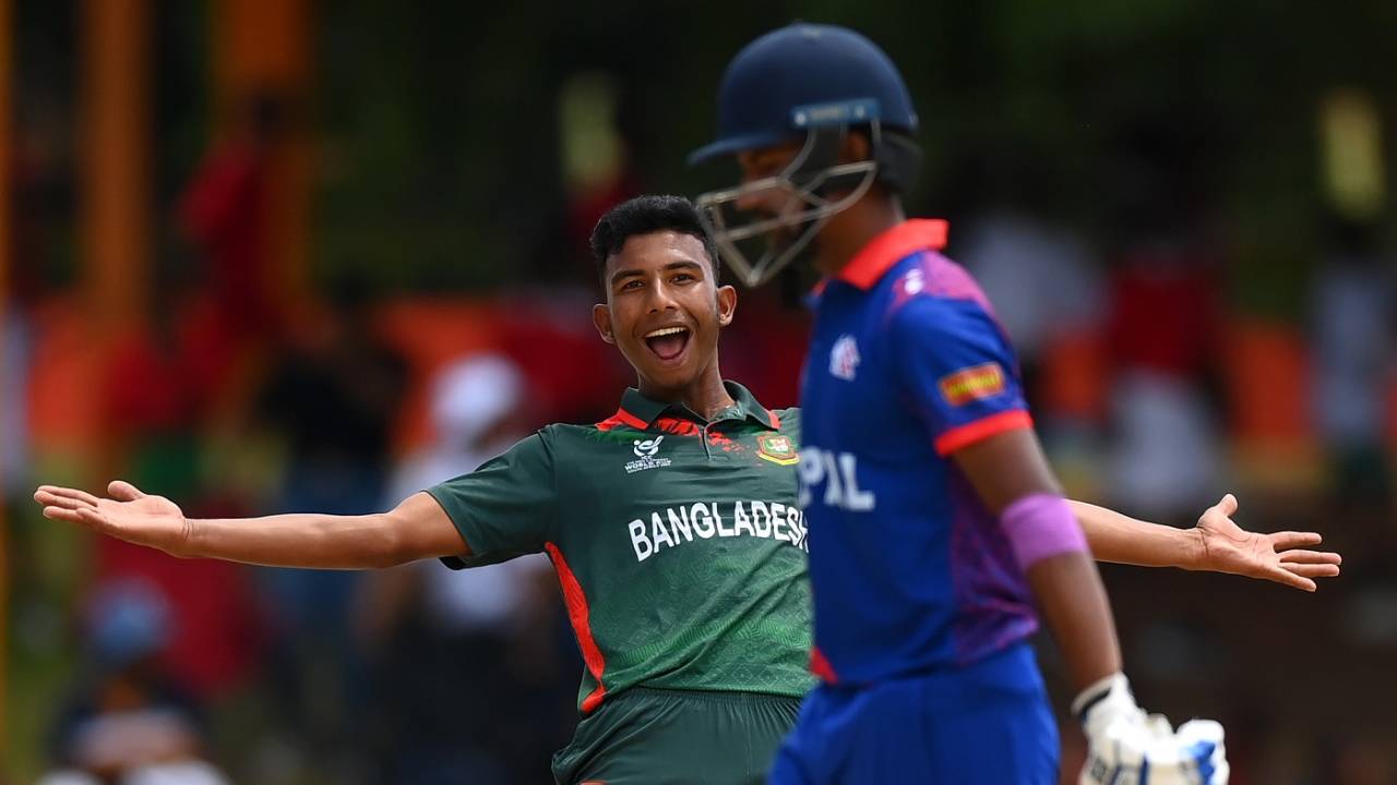 Aakash Tripathi Photos | Image Gallery and Match Pictures