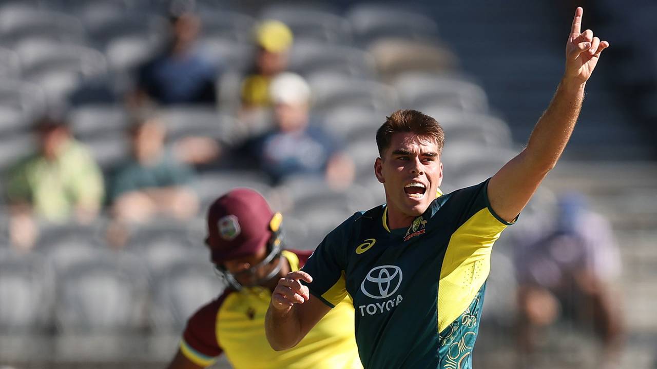 Xavier Bartlett ODI photos and editorial news pictures from ...