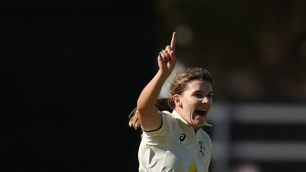 Annabel Sutherland ODI photos and editorial news pictures from ...