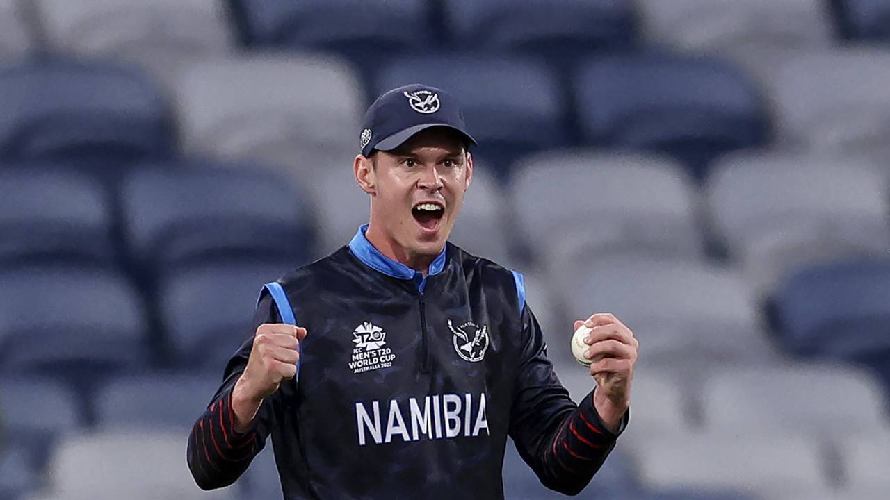 Michael van Lingen ODI photos and editorial news pictures from ...