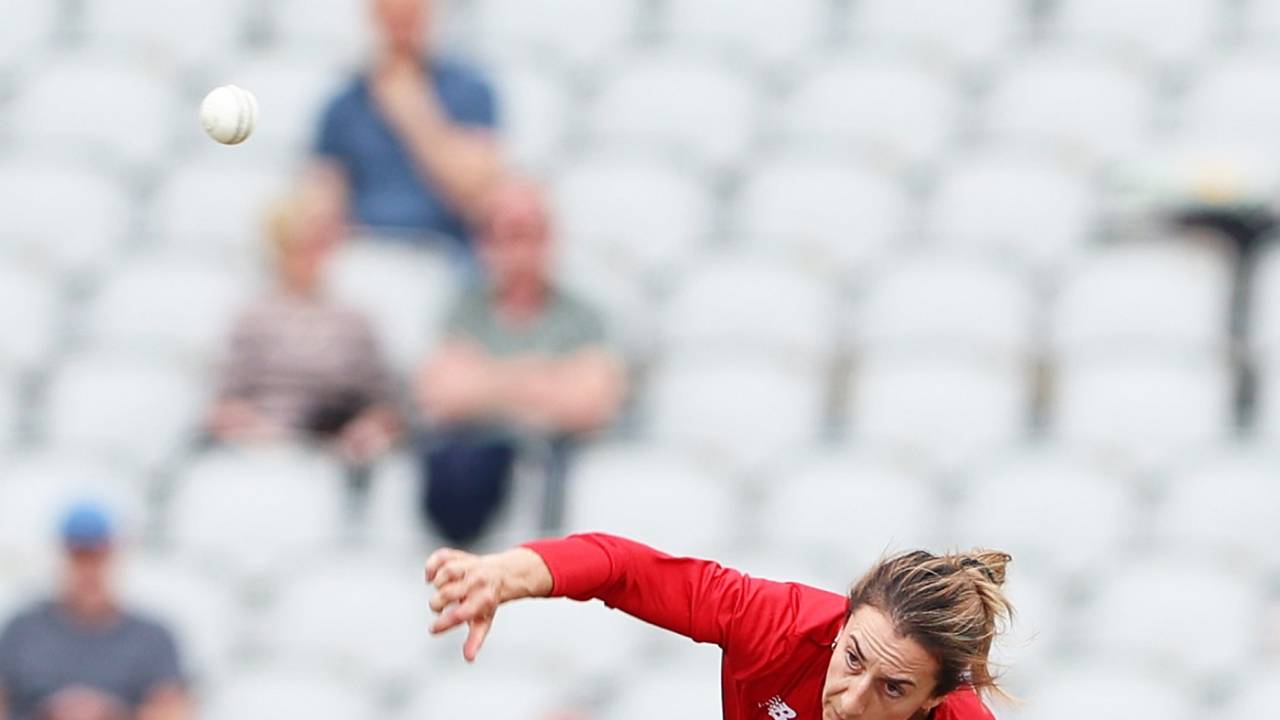 Fi Morris Photos | Image Gallery and Match Pictures