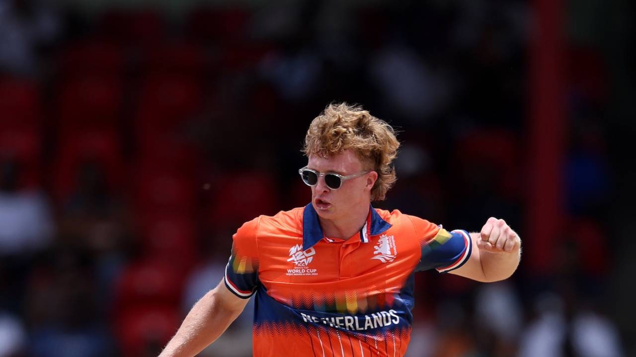 Tim Pringle Photos | Image Gallery and Match Pictures