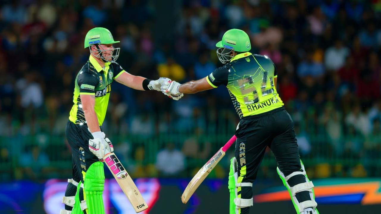 Tim Seifert Photos | Image Gallery and Match Pictures