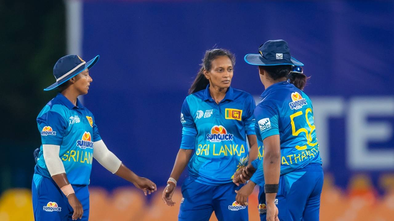 Inoshi Priyadharshani Photos | Image Gallery and Match Pictures