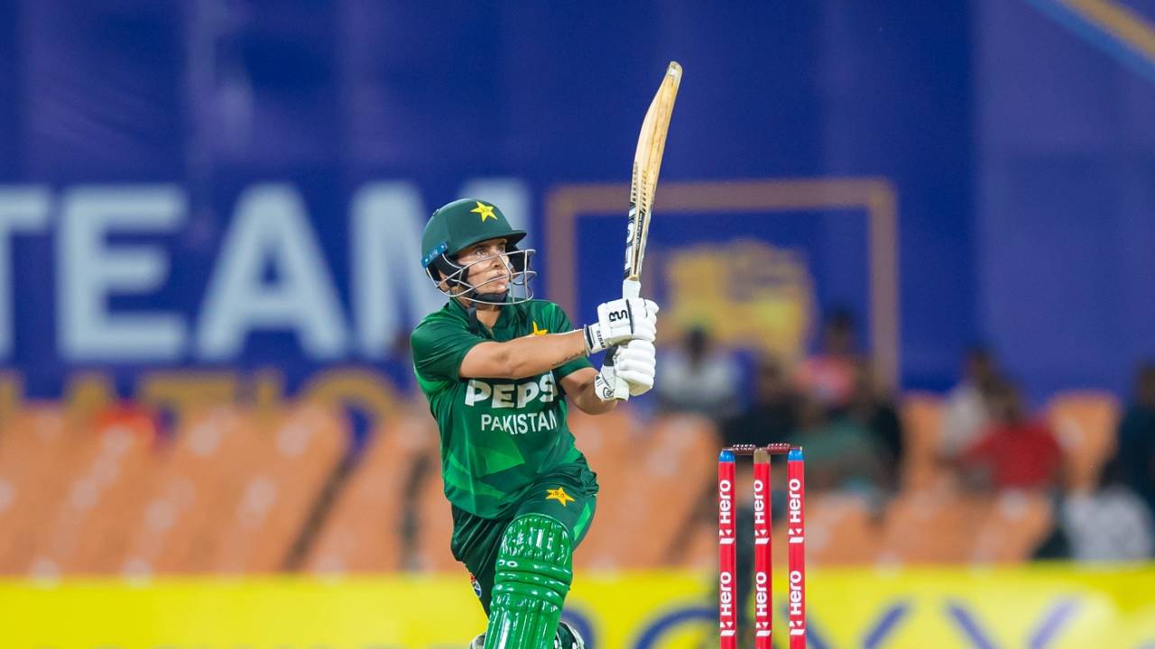 Nida Dar Photos | Image Gallery and Match Pictures