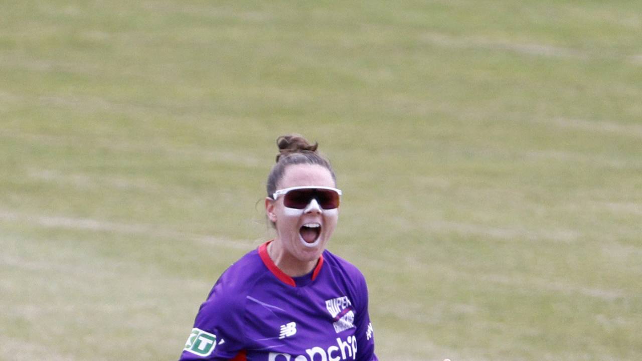 Linsey Smith Photos | Image Gallery and Match Pictures