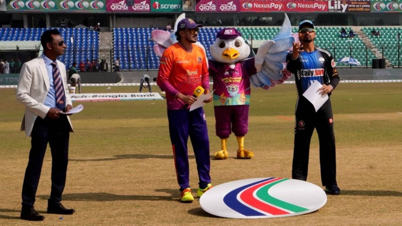 Taskin Ahmed Photos | Image Gallery and Match Pictures