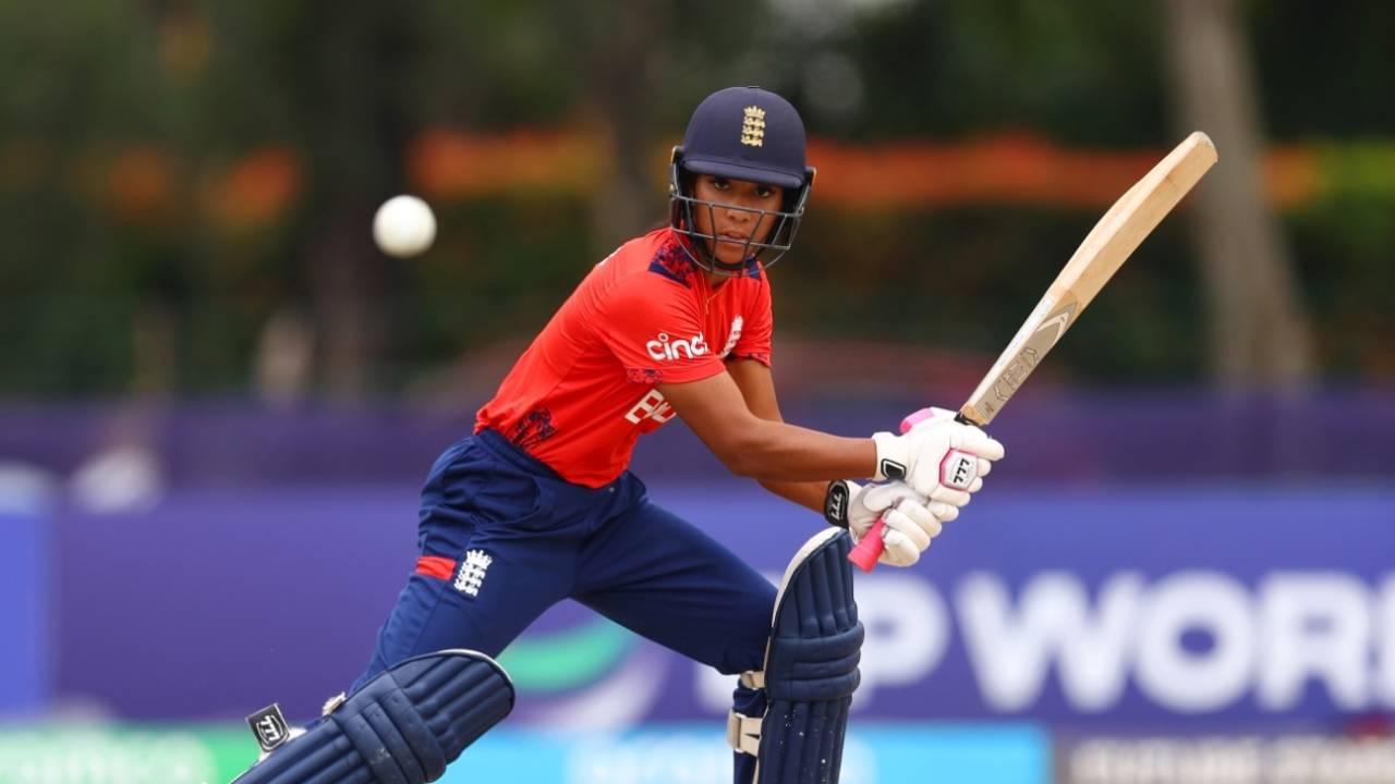 Davina Perrin Photos | Image Gallery and Match Pictures