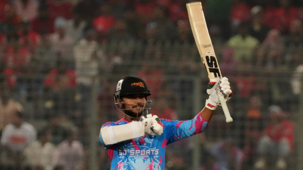 Parvez Hossain Emon Photos | Image Gallery and Match Pictures