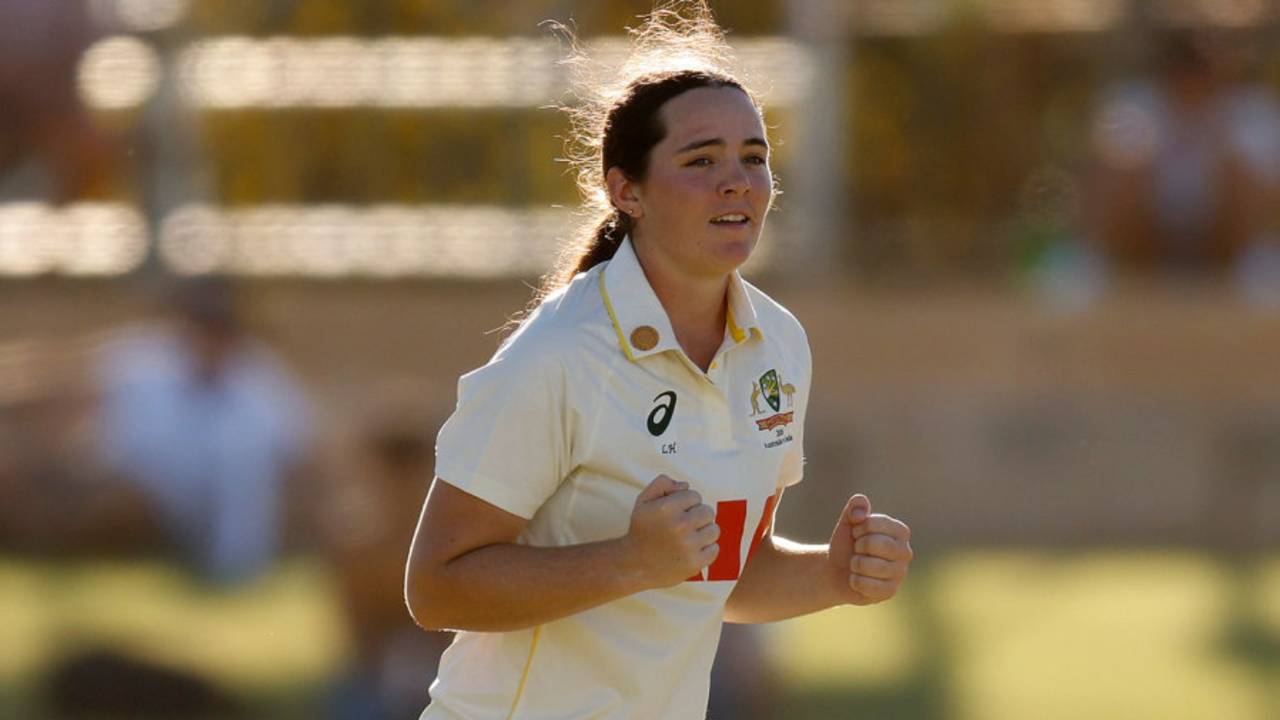 Aus vs Ind, only Test - Lucy Hamilton produces performance mature ...