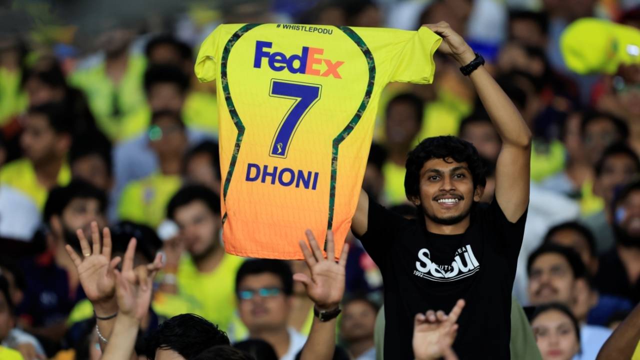 MS Dhoni Photos | Image Gallery and Match Pictures
