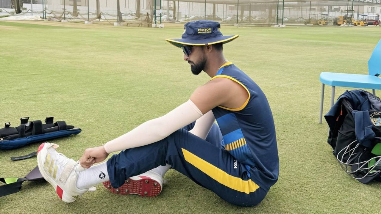 Sumit Sharma Photos | Image Gallery and Match Pictures