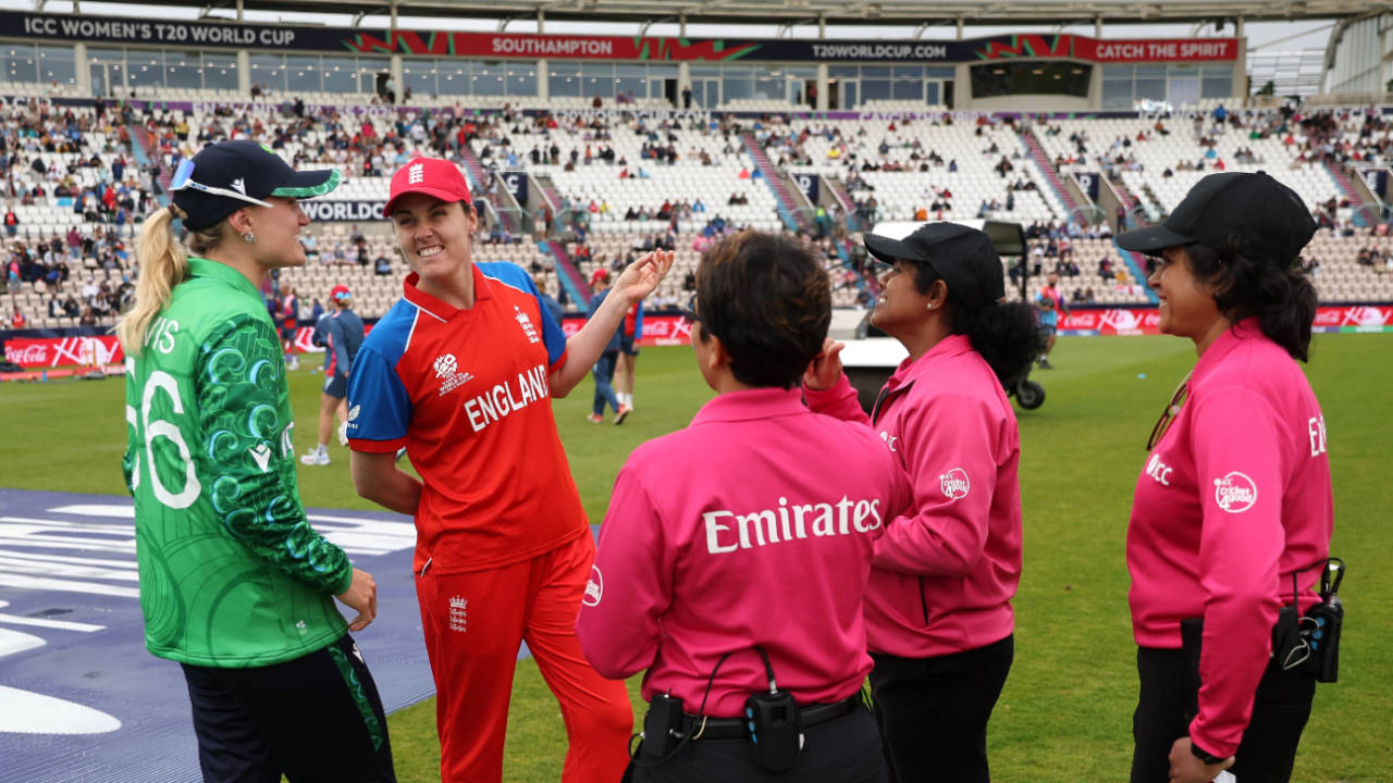 Women's T20 World Cup - Eng vs Ire - Unchanged England bowl, Little ...