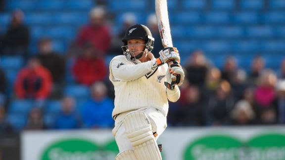Watling ton leaves England facing record chase | ESPNcricinfo.com